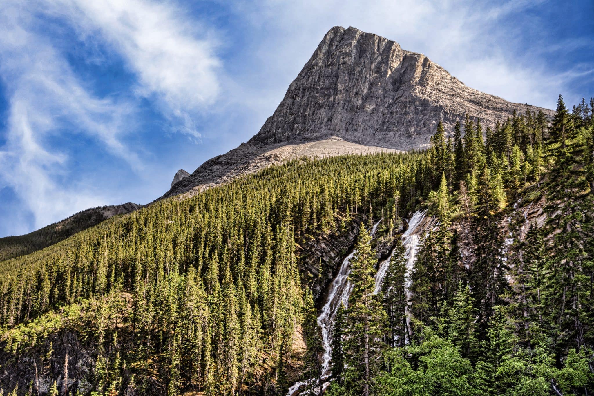 Kananaskis Hiking Guide: The Best Trails, Gear, & Info 2025